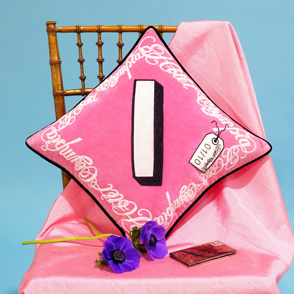 Pink alphabet pillow – Hotel Olympia